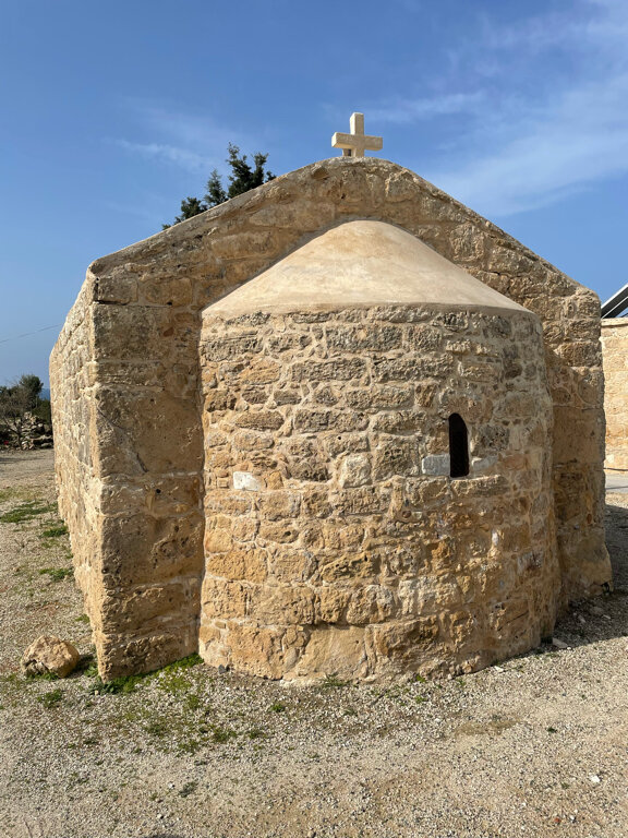Ortodoks kiliseleri Old Church of St. George, Baf İlçesi, foto