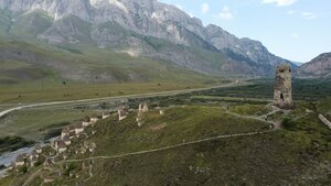 Надземный склеп (Republic of Severnaya Ossetia-Alania, Prigorodnyy District, selo Koban), turistik yerler  Kuzey Osetya‑Alanya'dan