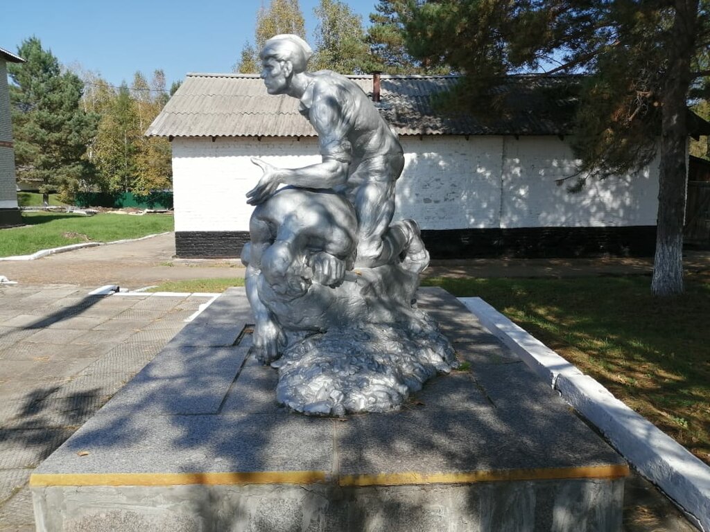 Anıt, heykel Сержант А.Я. Довбий, Amursk Bölgesi, foto
