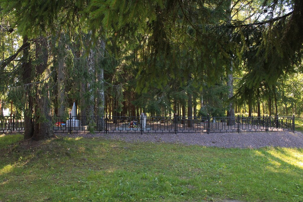 Anıt, heykel Братская могила советских пограничников, Saint‑Petersburg ve Leningradskaya oblastı, foto