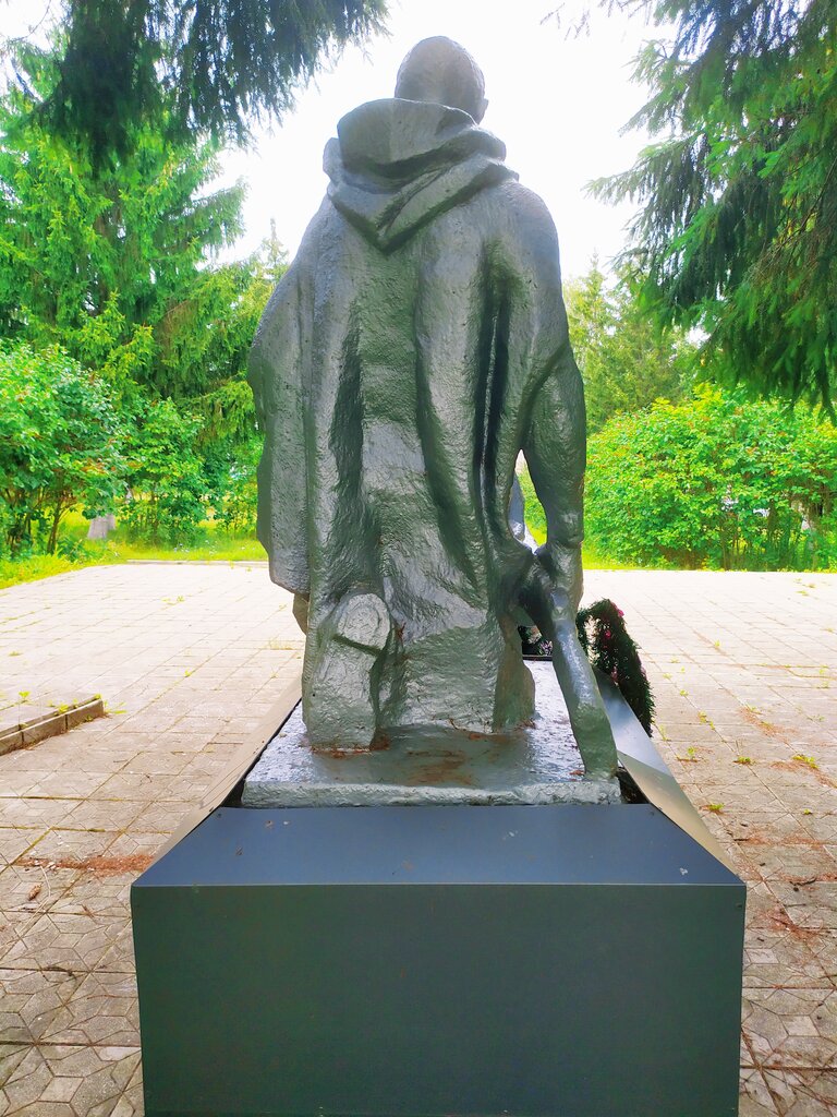 Anıt, heykel Братская могила советских воинов д. Б. Каменка, Orlovskaya oblastı, foto