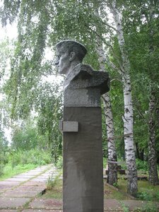 Герой Советского Союза А.Ф. Попов (Republic of Bashkortostan, Birskiy rayon, Starobazanovskiy selsovet, selo Starobazanovo), anıt, heykel  Başkurdistan'dan