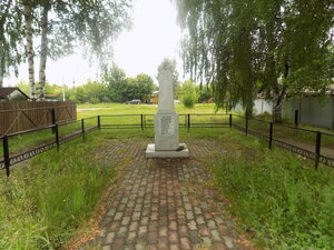 Обелиск (Samara Region, Krasnoyarskiy rayon, selskoye poseleniye Svetloye Pole, posyolok Zhareny Bugor, Tsentralnaya ulitsa), anıt, heykel  Samarskaya oblastından