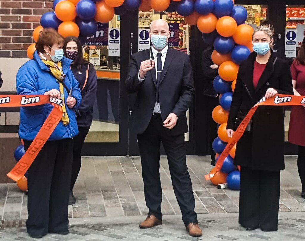 Şans oyunları B&m Store, Liverpool, foto