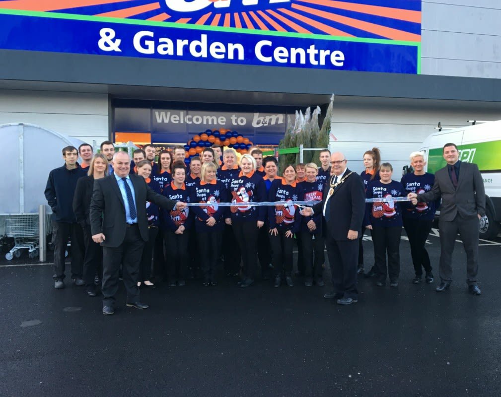 i̇ndirim ve fırsat sistemleri B&m Store with Garden Centre, İngiltere, foto