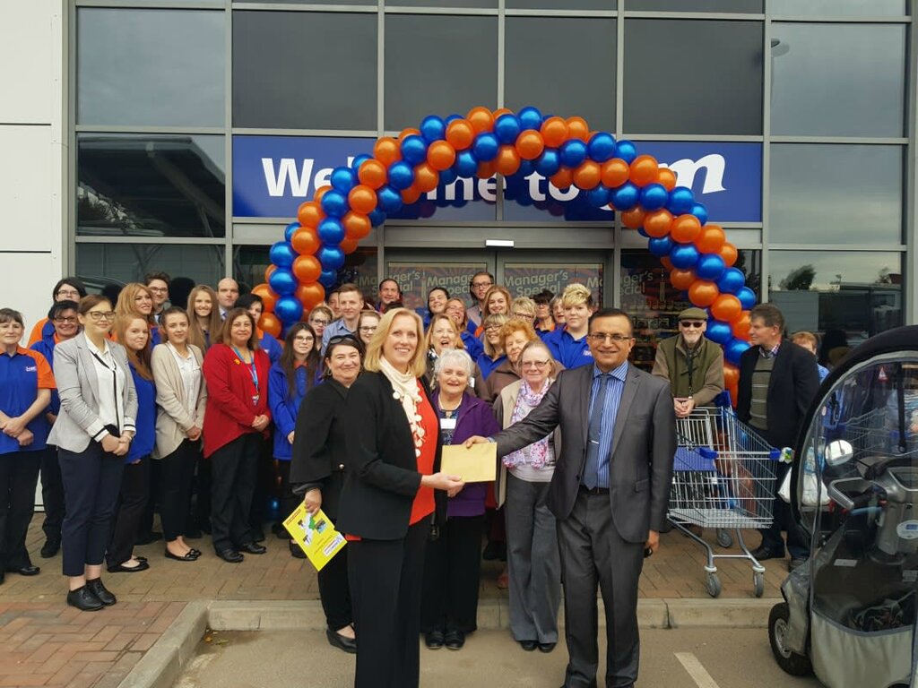 i̇ndirim ve fırsat sistemleri B&m Store, Daventry, foto