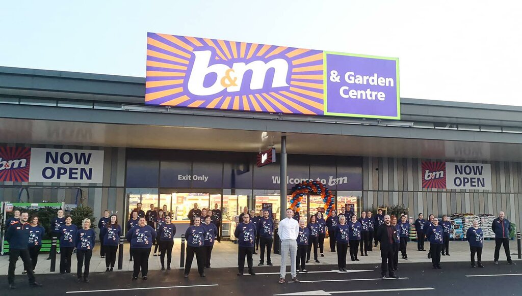 Şans oyunları B&m Store with Garden Centre, İngiltere, foto