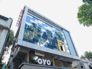 Capital O 4381 Hotel Parashar (State of Maharashtra, Nagpur, Aqua Line, Nagpur Railway Station metro station), otel  Nagpur'dan