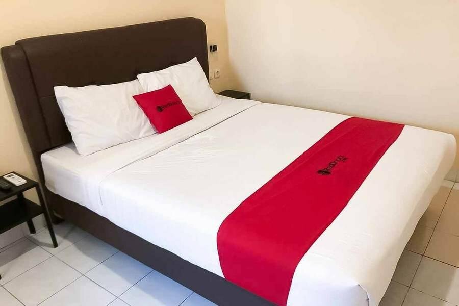 Otel RedDoorz @ Pavilion Residence Cikarang, , foto