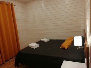 Гостевой дом Два Берега (Ozyornaya ulitsa No:2, Konchezero), otel  Karelya Cumhuriyeti'nden