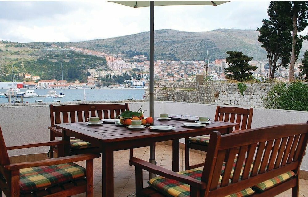 Kısa süreli konaklama Awesome Home in Dubrovnik With Wifi and 2 Bedrooms, Dubrovnik, foto