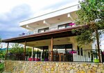 Kaymak Tepesi Tatil Evi (Çanakkale, Ayvacık, Küçükkuyu Beldesi, Sahil Mah., Atatürk Cad., 130), otel  Ayvacık'tan
