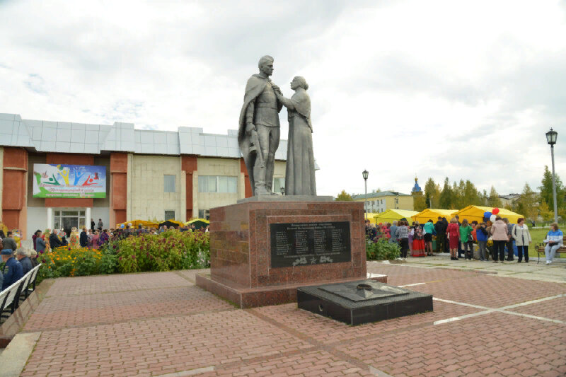 Anıt, heykel Воинам, павшим в годы Великой Отечественной войны, Hantı‑Mansi Özerk Okrugu, foto