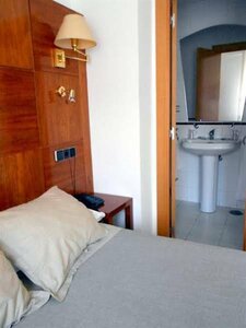 Hotel Trefacio (Comunidad Autónoma de Castilla y León, Zamora, Calle Alfonso de Castro, 7), otel  Zamora'dan