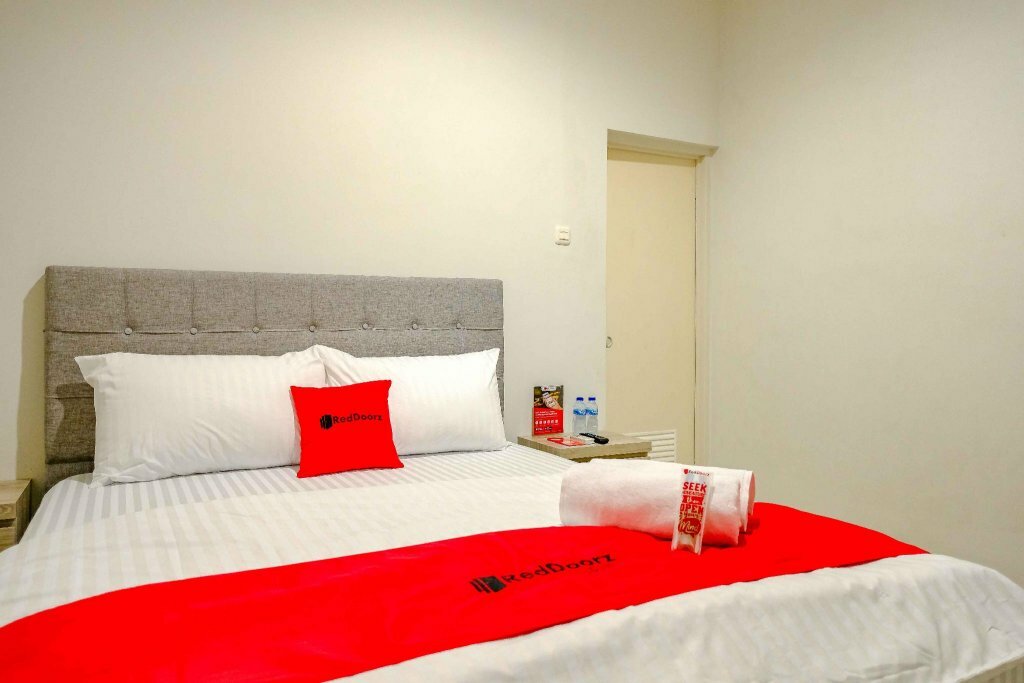 Otel RedDoorz near Pasar Baru 3, Cakarta, foto