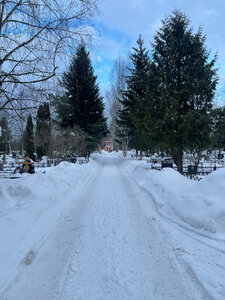 Городское Посадское кладбище (Moscow Region, Odintsovskiy Urban District, Zvenigorod, Gorodskoye Posadskoye kladbishche), mezarlıklar  Zvenigorod'dan