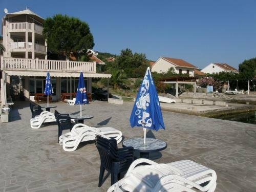 Otel Apartments Kovinic, Dünya, foto