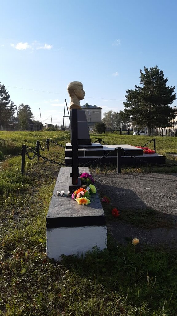 Anıt, heykel Обелиск односельчанам, погибшим на фронтах Великой Отечественной войны, Amursk Bölgesi, foto