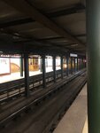 Hősök tere (Budapest, Andrássy út), metro istasyonu  Budapeşte'den