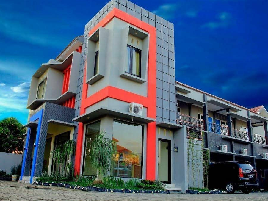 Otel Oyo 587 Penginapan Sinar Harapan, Probolingo, foto