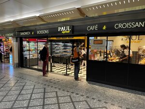 Paul Express (Île-de-France, Métro ligne 1, métro La Défense), kahve dükkanları