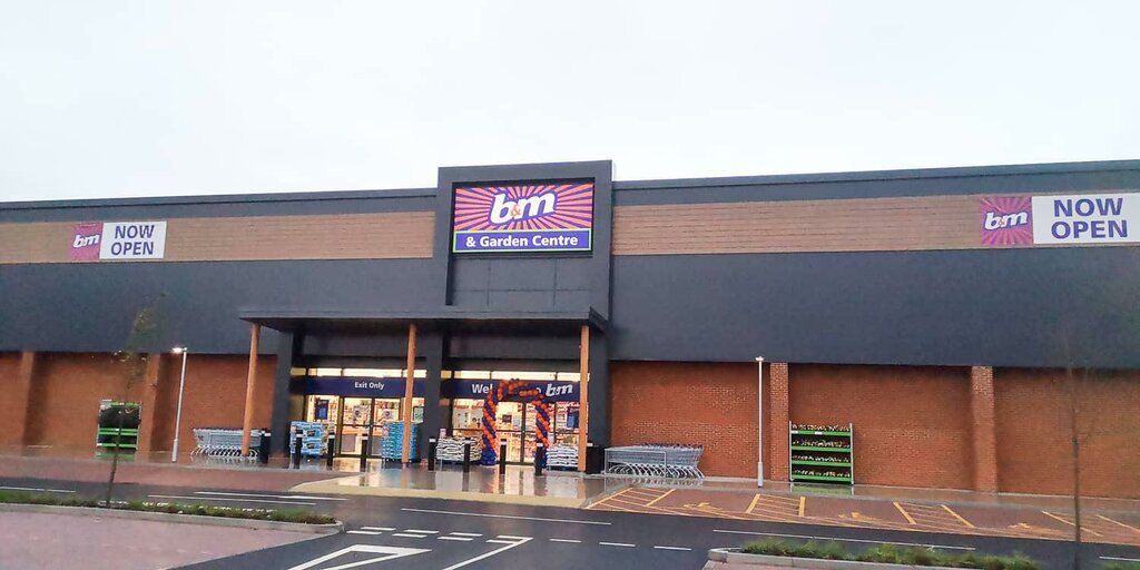 Şans oyunları B&m Store with Garden Centre, Gloucester, foto