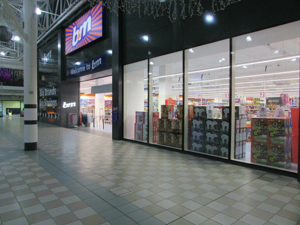 Şans oyunları B&m Store, İngiltere, foto