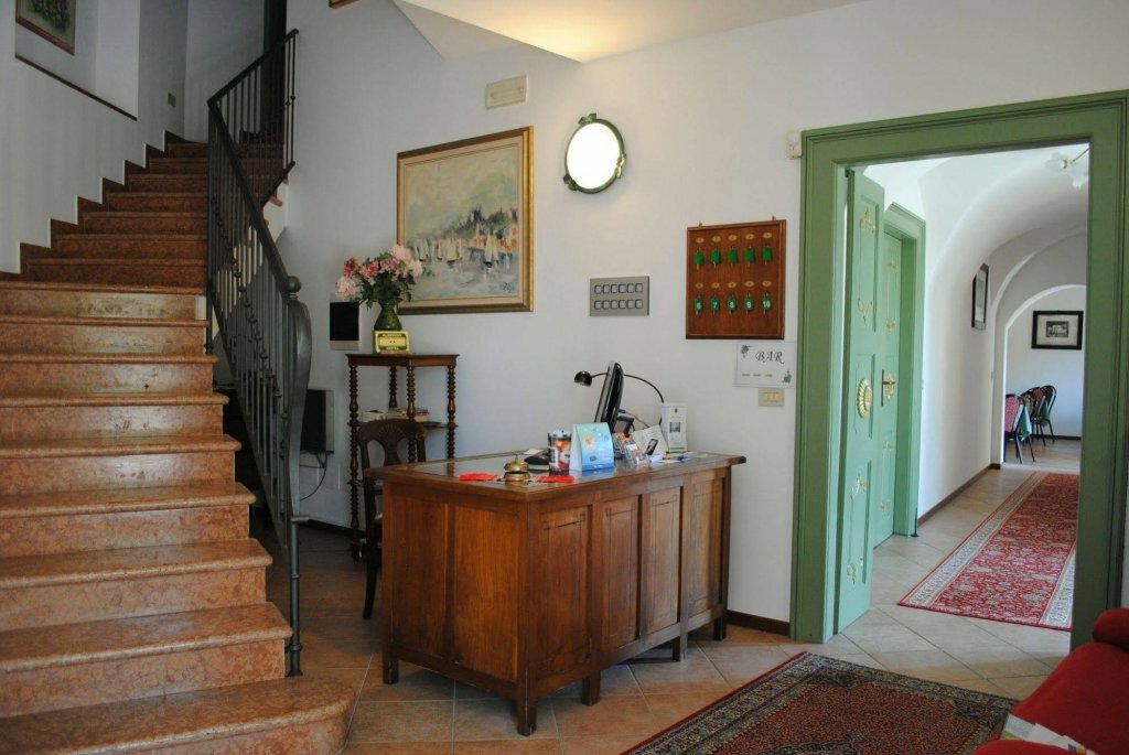 Otel Hotel Tiziana Garnì, Lombardiya, foto