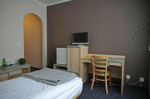 Hotel Luna (Banskobystrický kraj, Žiar nad Hronom), otel  Ziar nad Hronom'dan