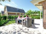 Comfortable Holiday Home With a Garden (South Holland, Noordwijkerhout, Randweg, 6), otel  Hollanda'dan