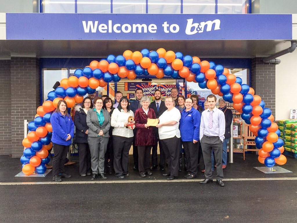 i̇ndirim ve fırsat sistemleri B&m Home Store with Garden Centre, İngiltere, foto