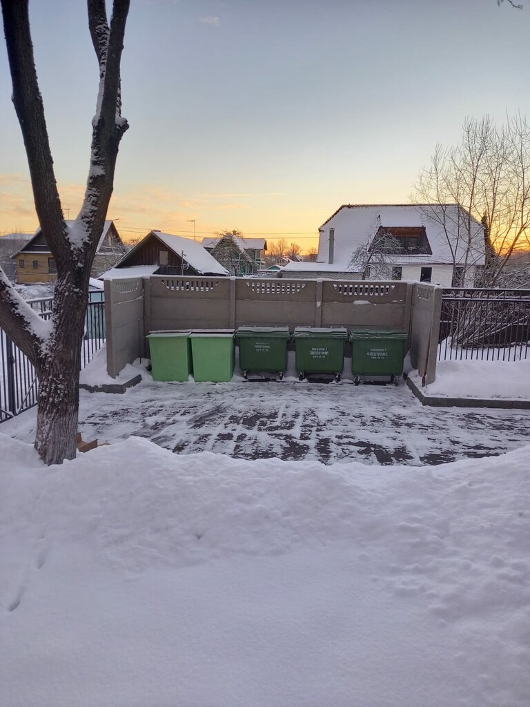 Çöp alanları Trash and garbage disposal area, Saint‑Petersburg, foto