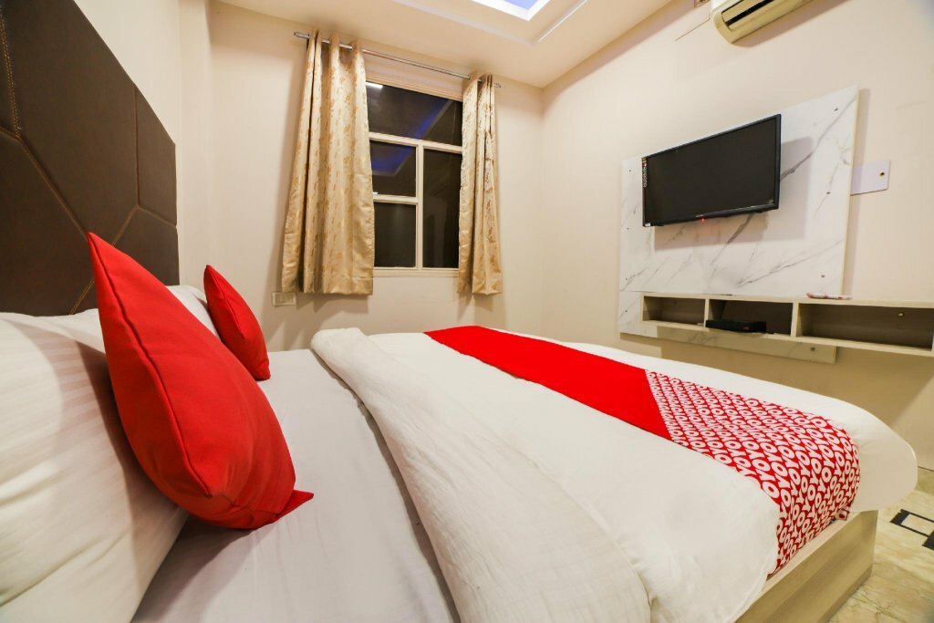 Otel Oyo 16978 Hotel Sterling Inn, Delhi, foto