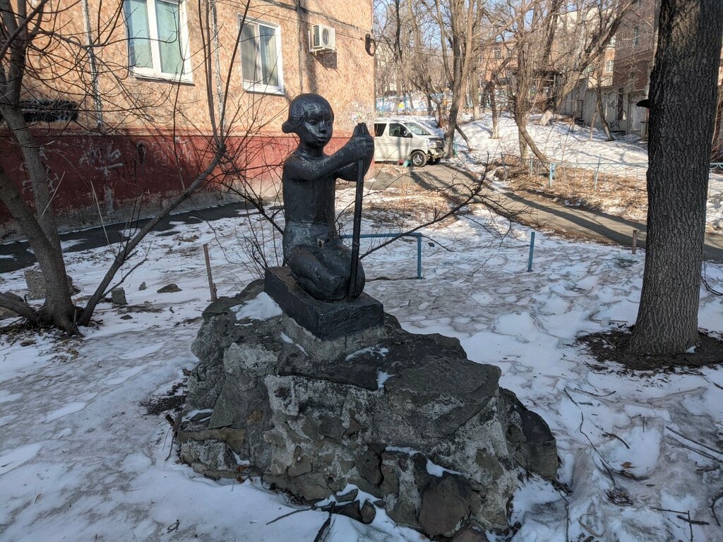 Turistik yerler Ребенок с палкой, Vladivostok, foto