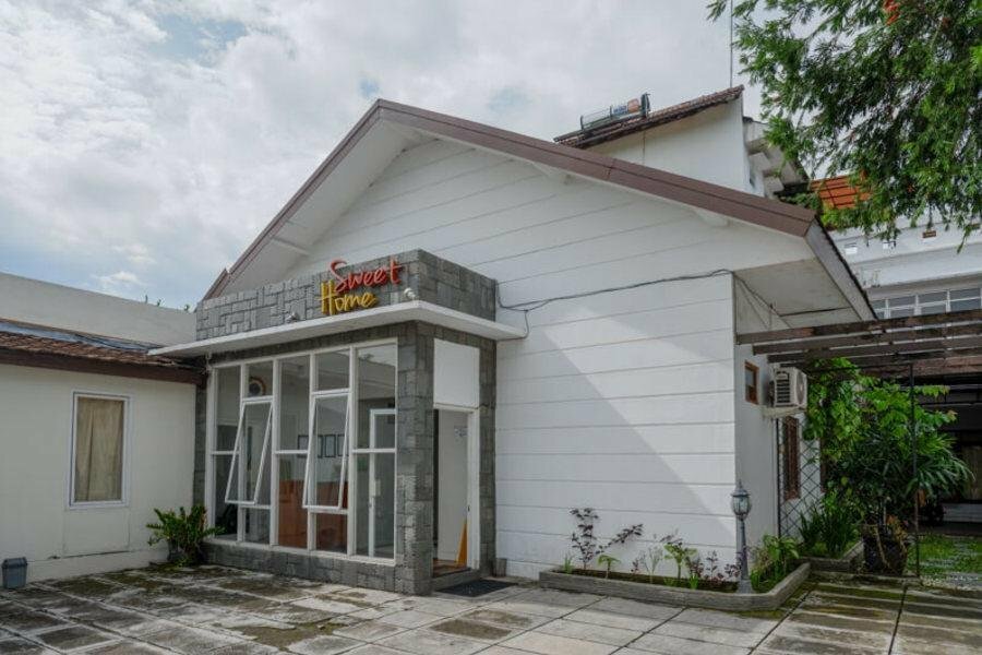 Otel RedDoorz @ Solo Baru, , foto