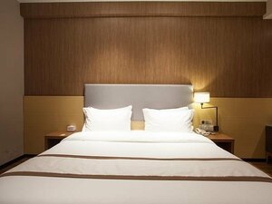 Jtour Inn Nanning Normal University Beihu Road (Guangxi Zhuang Autonomous Region, Nanning, Liniya 2, Nanning No. 33 Middle School metro station), otel  Nanning'den