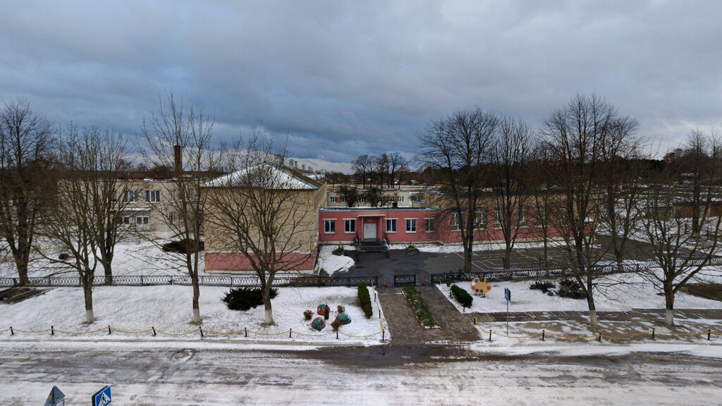 Ortaokul Srednyaya shkola-sad Guo, Brestskaya oblastı, foto