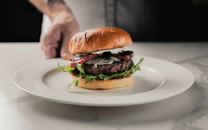 8Eleven Modern Bistro (Indiana, Tippecanoe County, West Lafayette), restoran  West Lafayette'ten