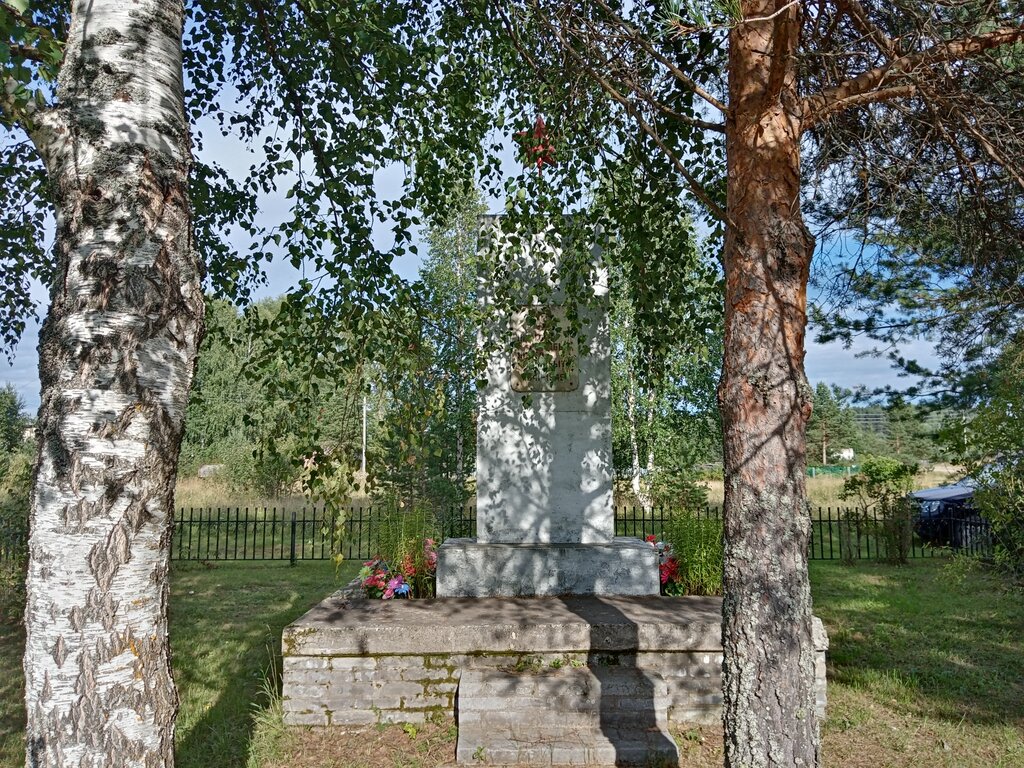 Anıt, heykel Землякам, погибшим в годы Великой Отечественной войны, Vologodskaya oblastı, foto