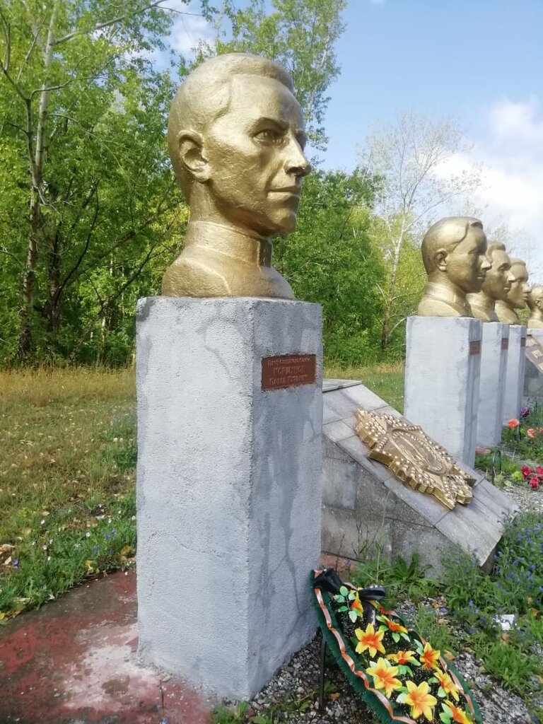Anıt, heykel Бюст Героя Советского Союза Коршунова Павла Кузьмича, Zmeinogorsk, foto