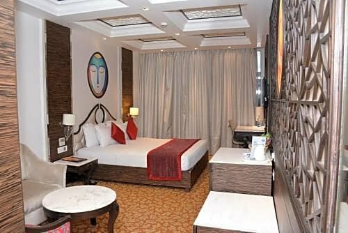 Otel The First Hotel, Çhandigarh, foto