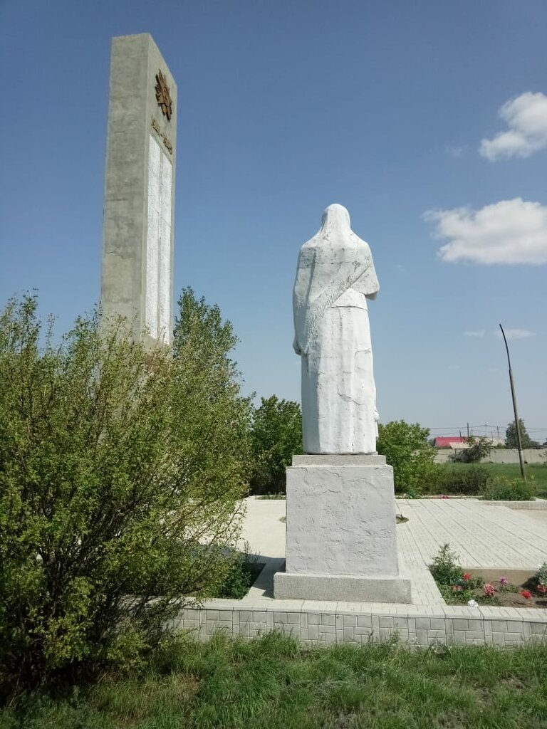 Anıt, heykel Мемориал Великой Отечественной войны, Altayski krayı, foto