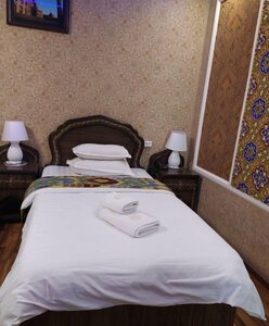 Sharq Plaza (Bukhara, Jalol Ikromiy Street), otel  Buhara'dan