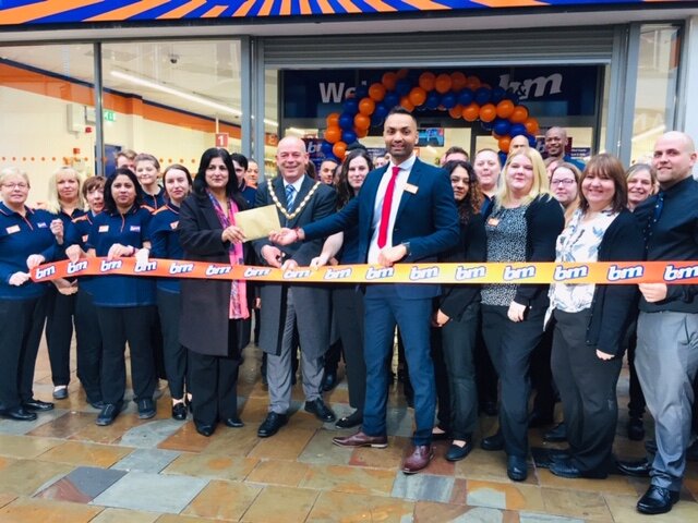 i̇ndirim ve fırsat sistemleri B&m Store, Wolverhampton, foto
