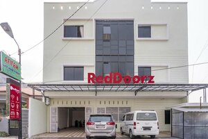 RedDoorz Syariah near Stadion Teladan Medan (North Sumatra, Kota Medan City), otel  Medan'dan