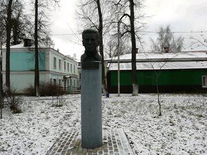 Памятник Н. Майоров (gorodskoy okrug Ivanovo, Oktyabrskiy District, Literaturny skver), anıt, heykel  İvanovo'dan