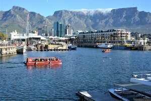Table Mountain Observation Point (Western Cape Province, Cape Town, Table Mountain), seyir terası  Capetown'dan