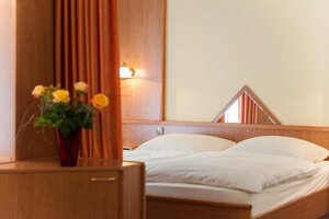 Hotel Gondelfahrt (Saxony, Görlitz, Großschönauer Straße, 38), otel  Saksonya'dan