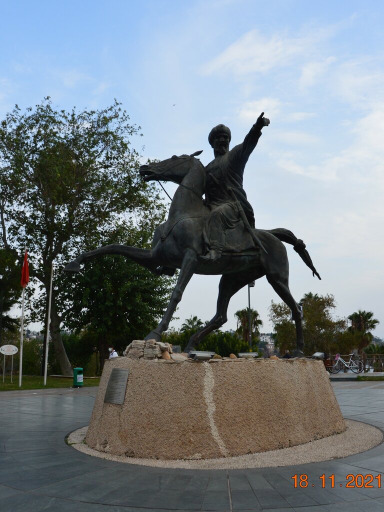 Anıt, heykel I. Gıyâseddin Keyhüsrev, Antalya, foto