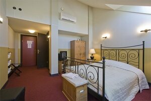 Kuldigas Metropole (Baznicas street No:11), otel  Kuldiga'den